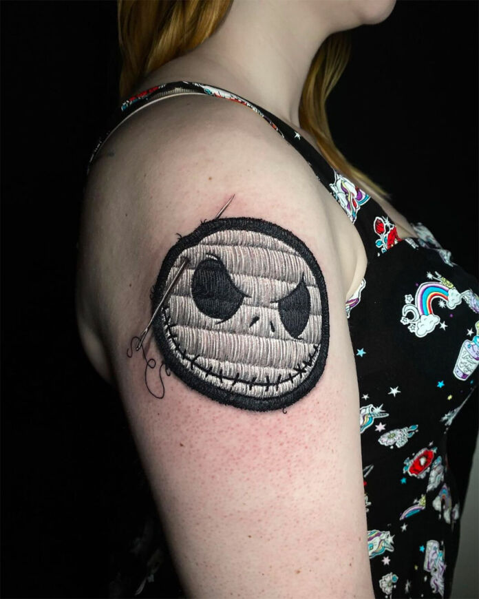 Duda Lozano: hyper-realistic embroidered tattoos